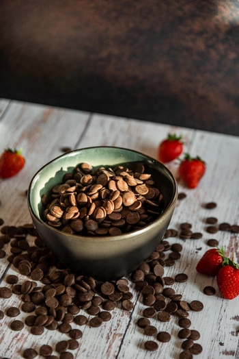 Milk chocolate with additives